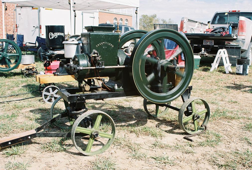 Old 2 Horse Motor With 2 Adjustment Knobs